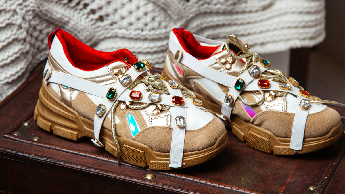 Shoe charms : la tendance qui cartonne et transforme vos sneakers cet ...